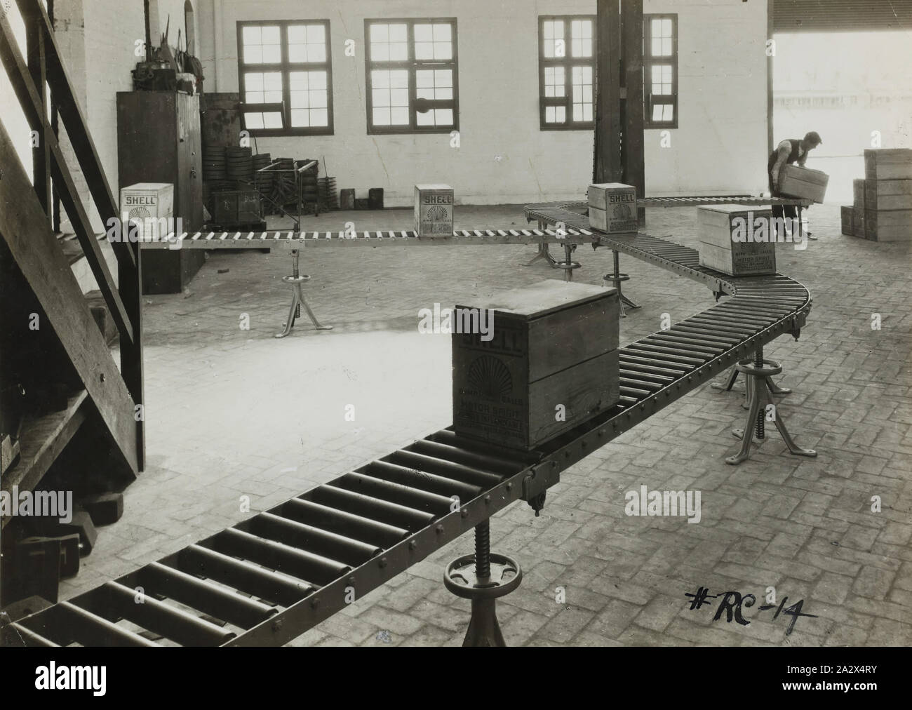 Factory 1930s hi-res stock photography and images - Alamy