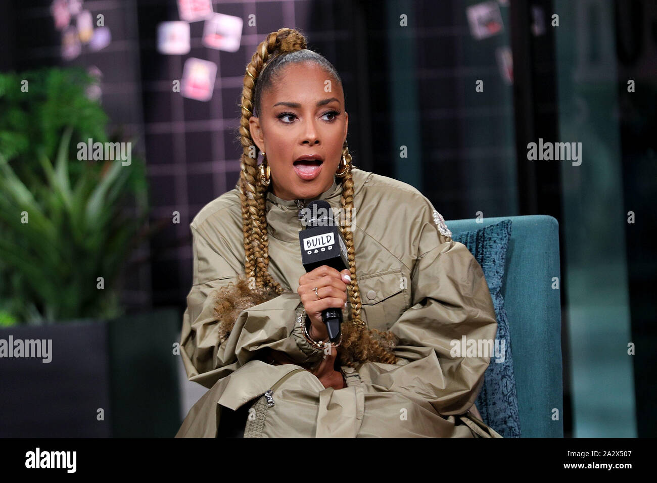 Amanda seales book hi-res stock photography and images - Alamy