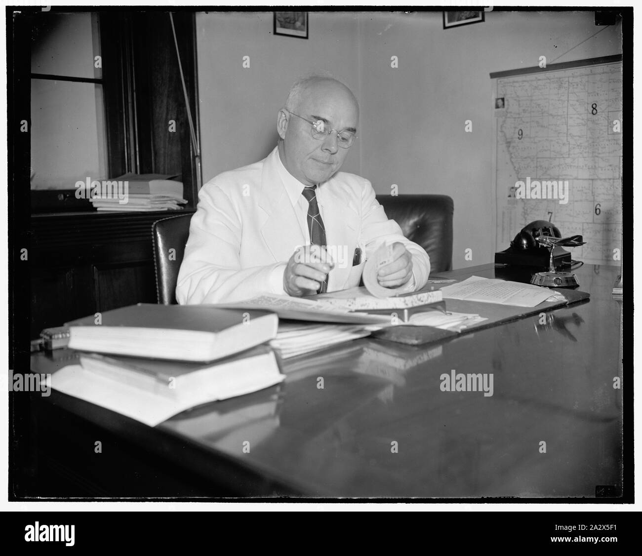 Rev andrew hi-res stock photography and images - Alamy