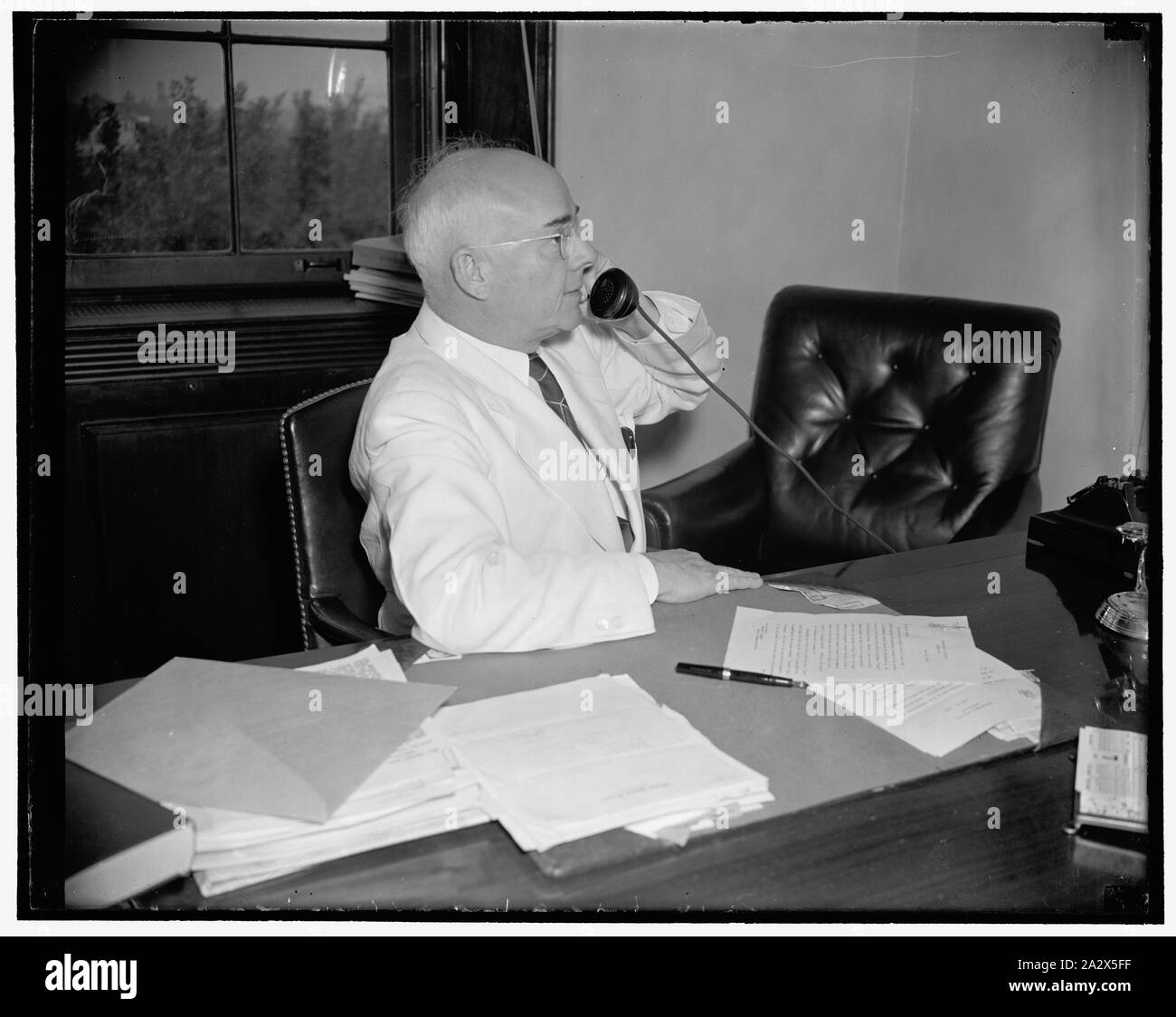 Rev andrew hi-res stock photography and images - Alamy