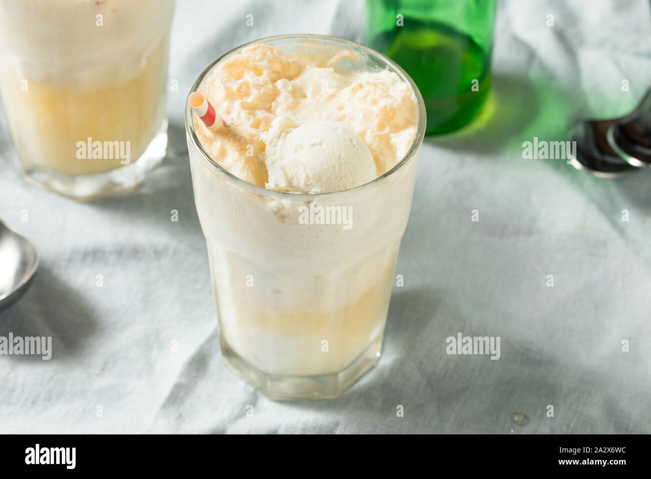 Homemade Ginger Beer Boston Cooler with Ice Cream Stock Photo - Alamy