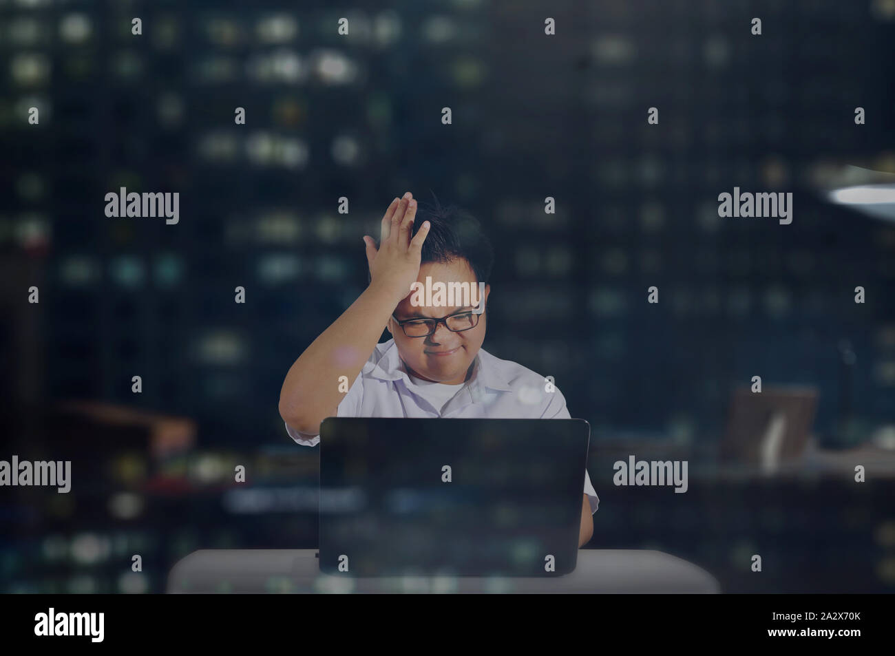 Frustrated student laptop hi-res stock photography and images - Alamy