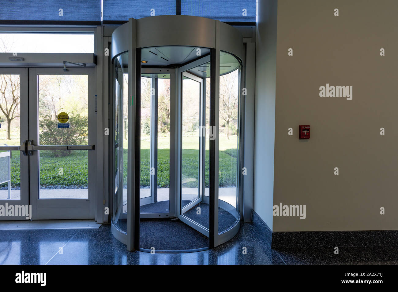 The revolving door hi-res stock photography and images - Alamy