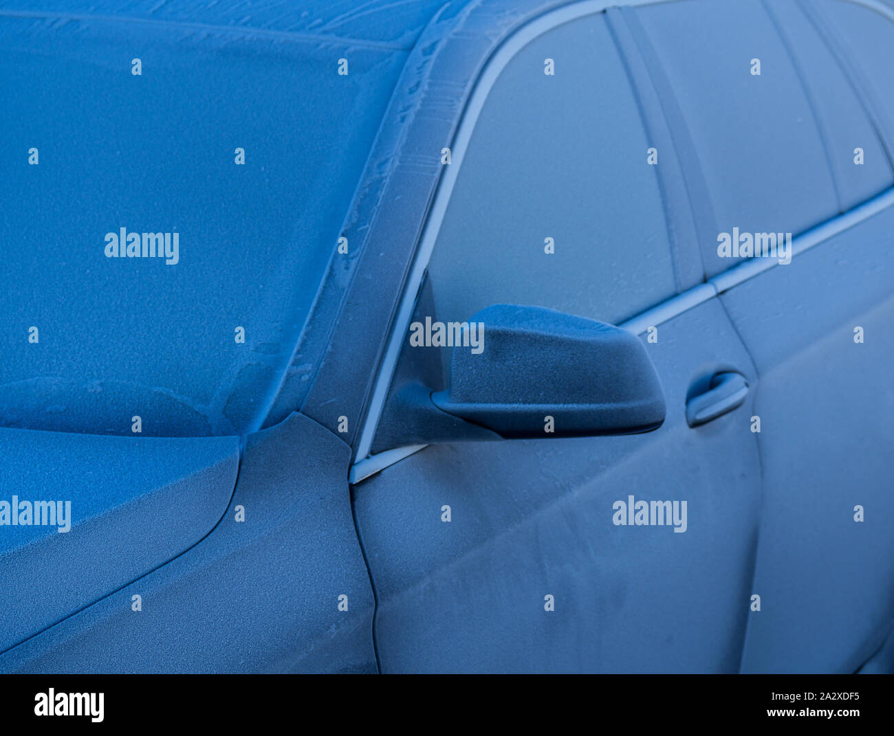Car frozen over in winter Stock Photo - Alamy