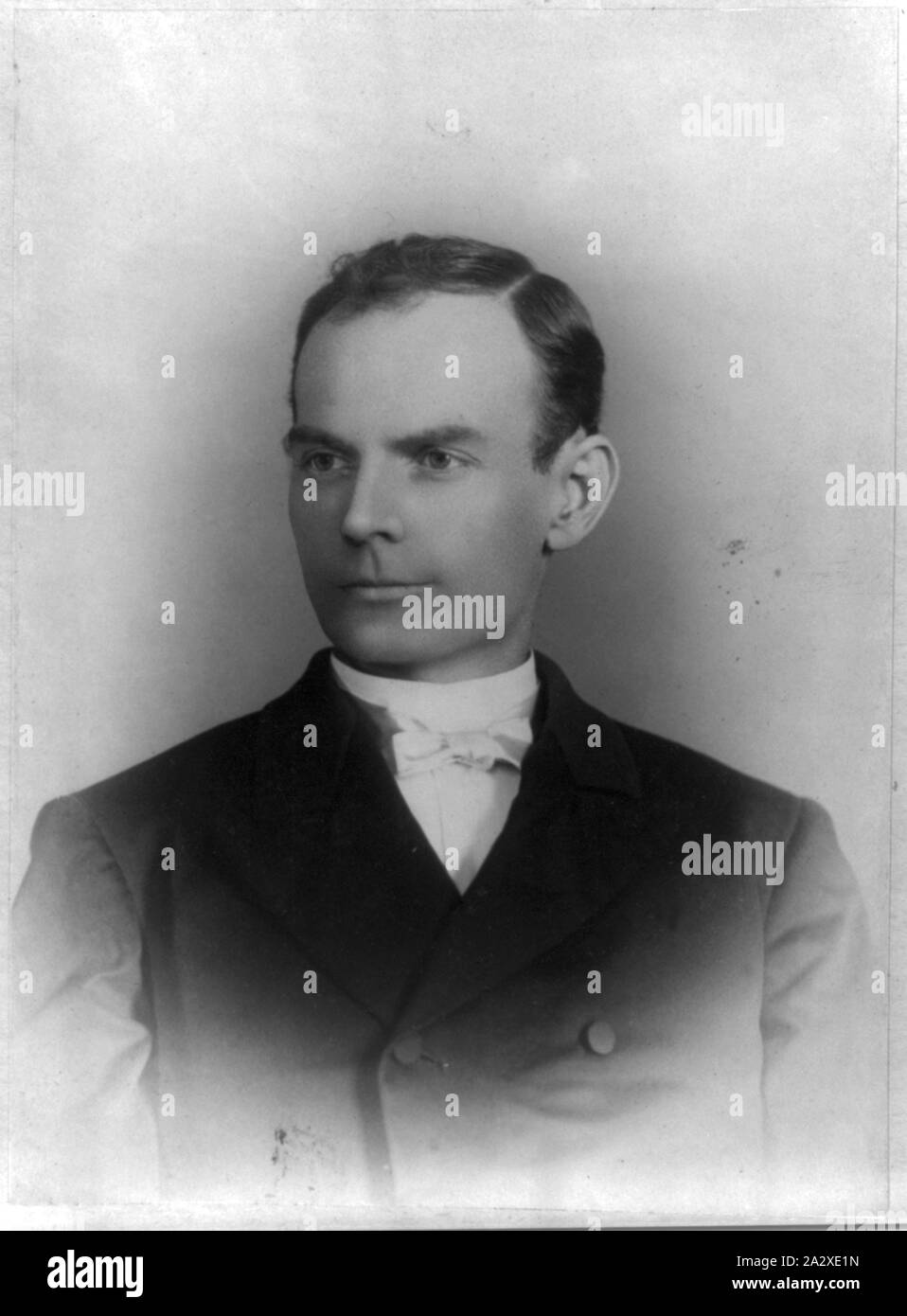Robert Ewing Younger, head and shoulders, facing left Stock Photo - Alamy