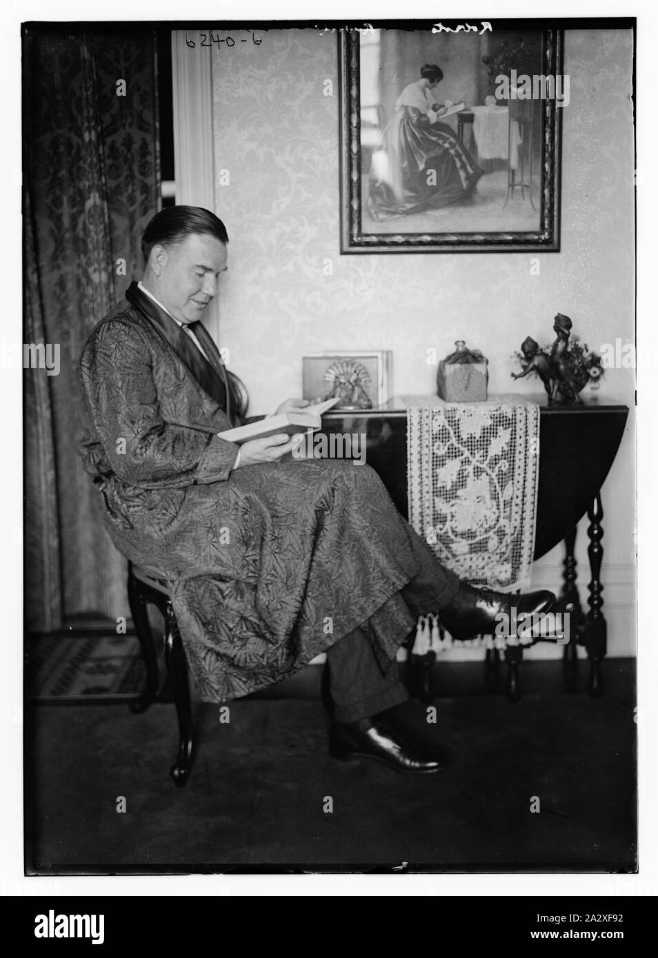 Unidentifiable historical figure hi-res stock photography and images ...