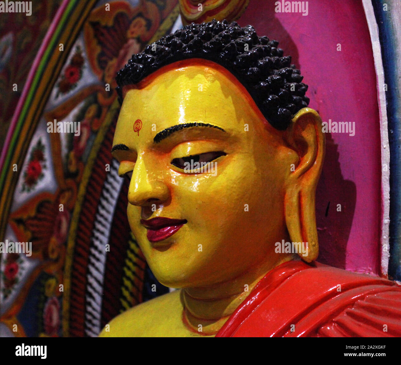 Historic Buddha Statue In Sri Lanka Stock Photo - Alamy