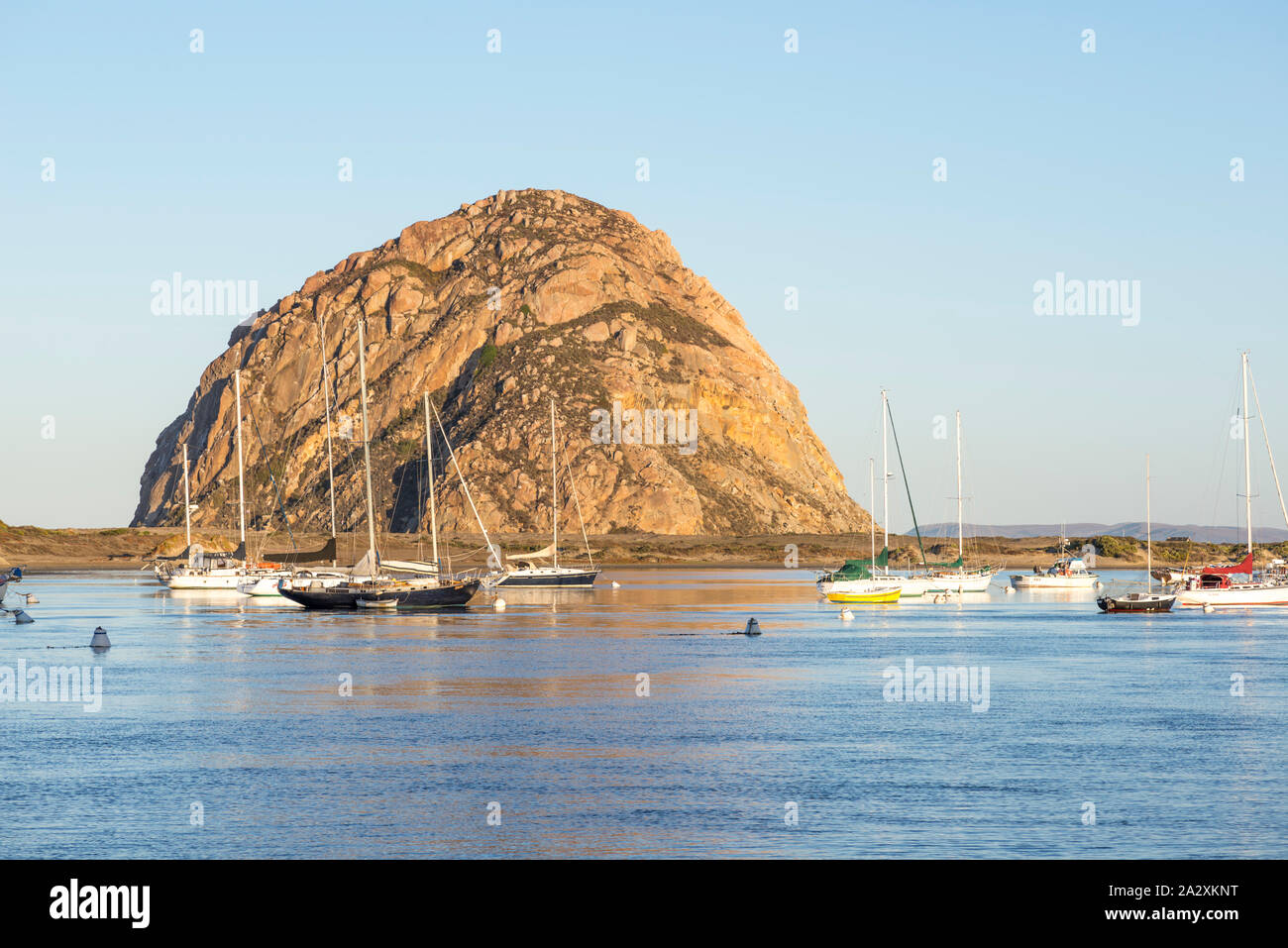 Beautiful rock morro bay california hi-res stock photography and images ...