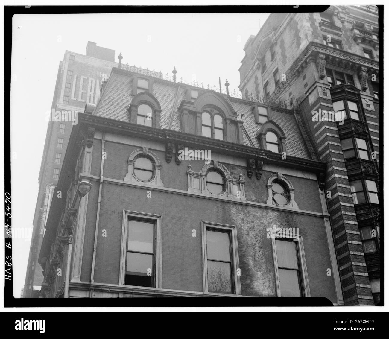 Photograph west street building Cut Out Stock Images & Pictures - Alamy