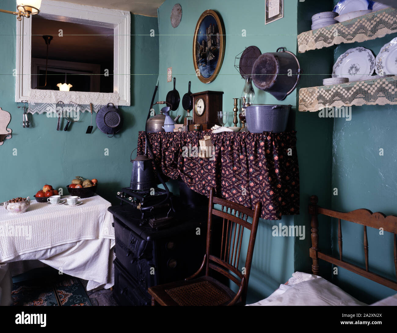 Room in the New York City Tenement Museum, New York Stock Photo - Alamy