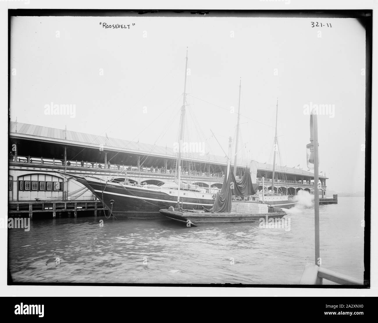 Roosevelt ship hi-res stock photography and images - Alamy