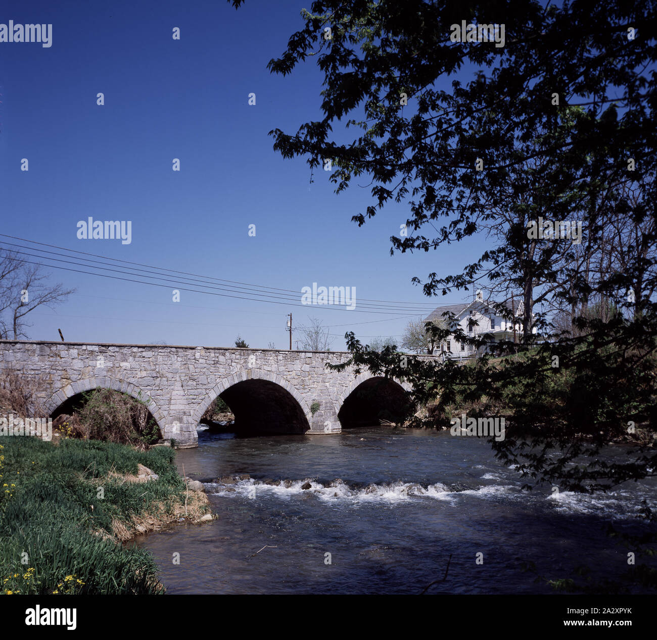 Roses mill bridge hi-res stock photography and images - Alamy
