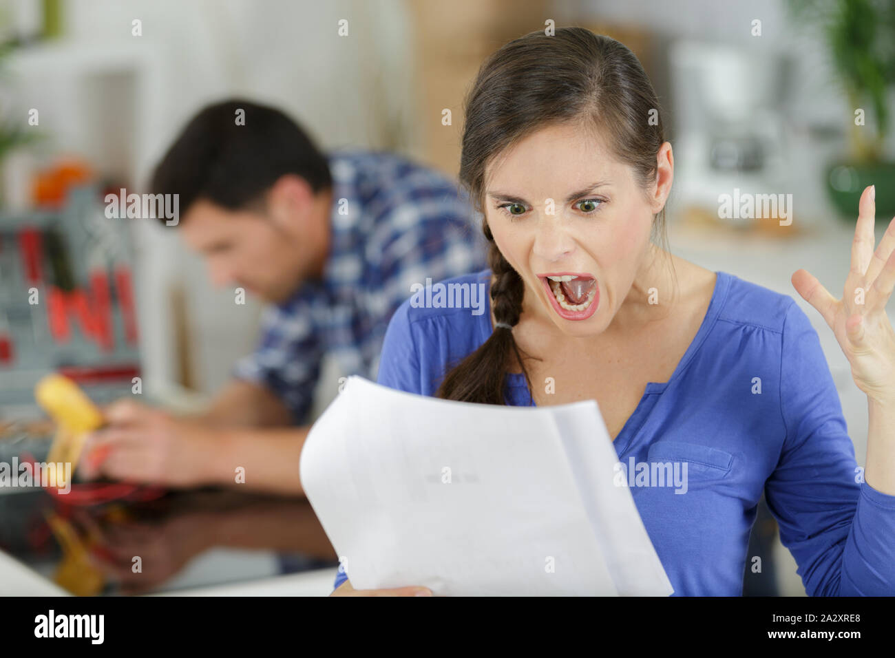 Upset businesswoman reading letter bad hi-res stock photography and ...