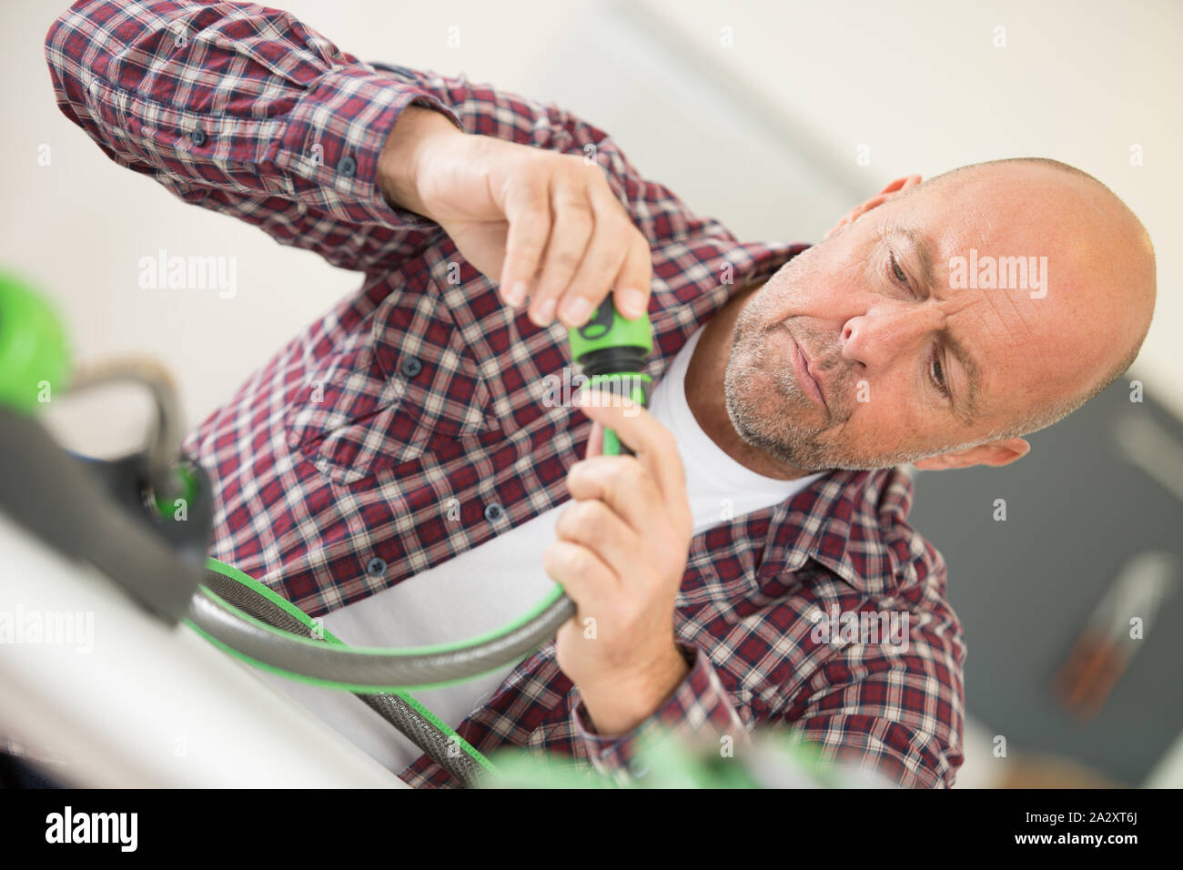 Connecting plastic pipes hi-res stock photography and images - Alamy