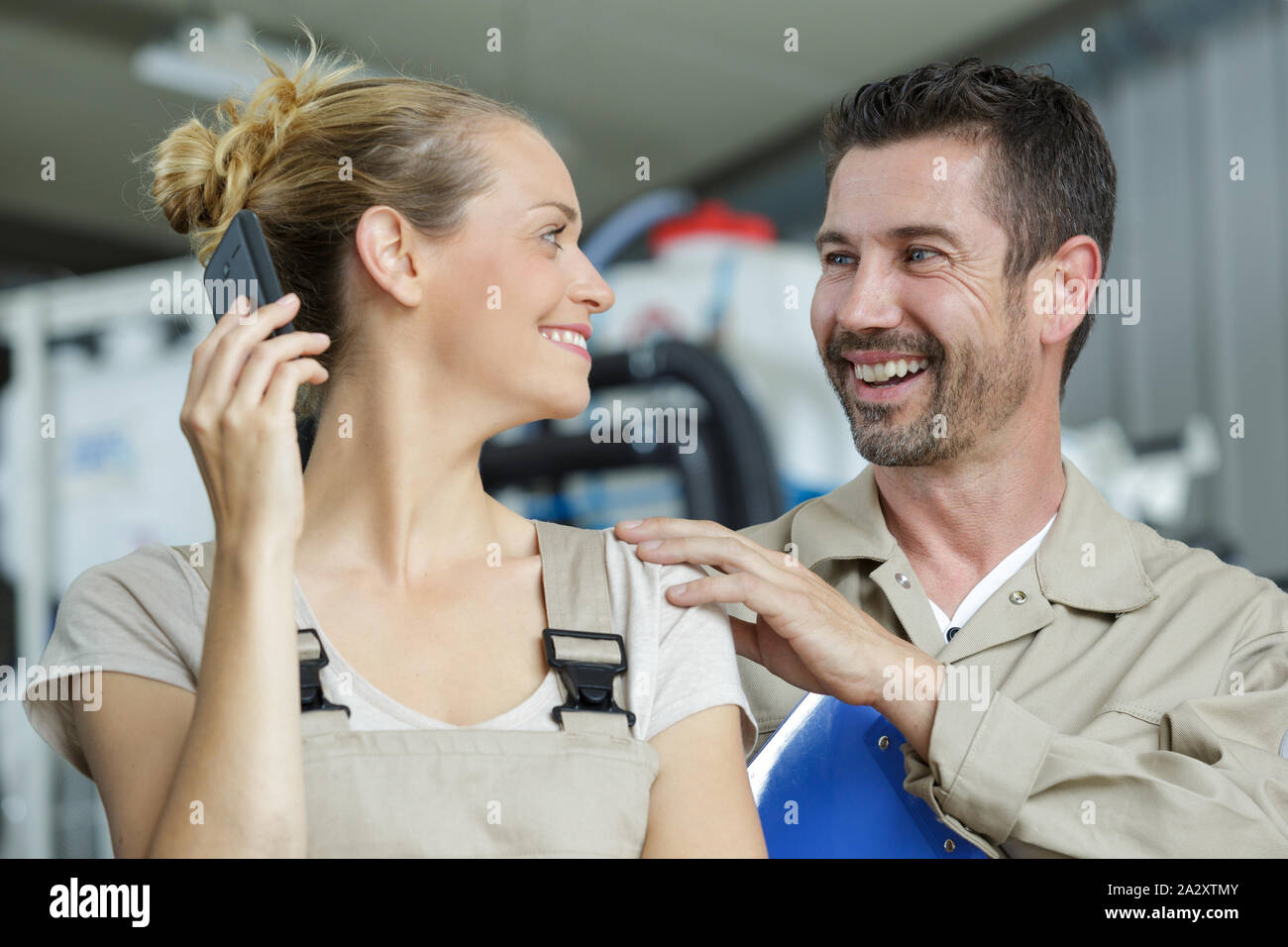 Tapping shoulder hi-res stock photography and images - Alamy