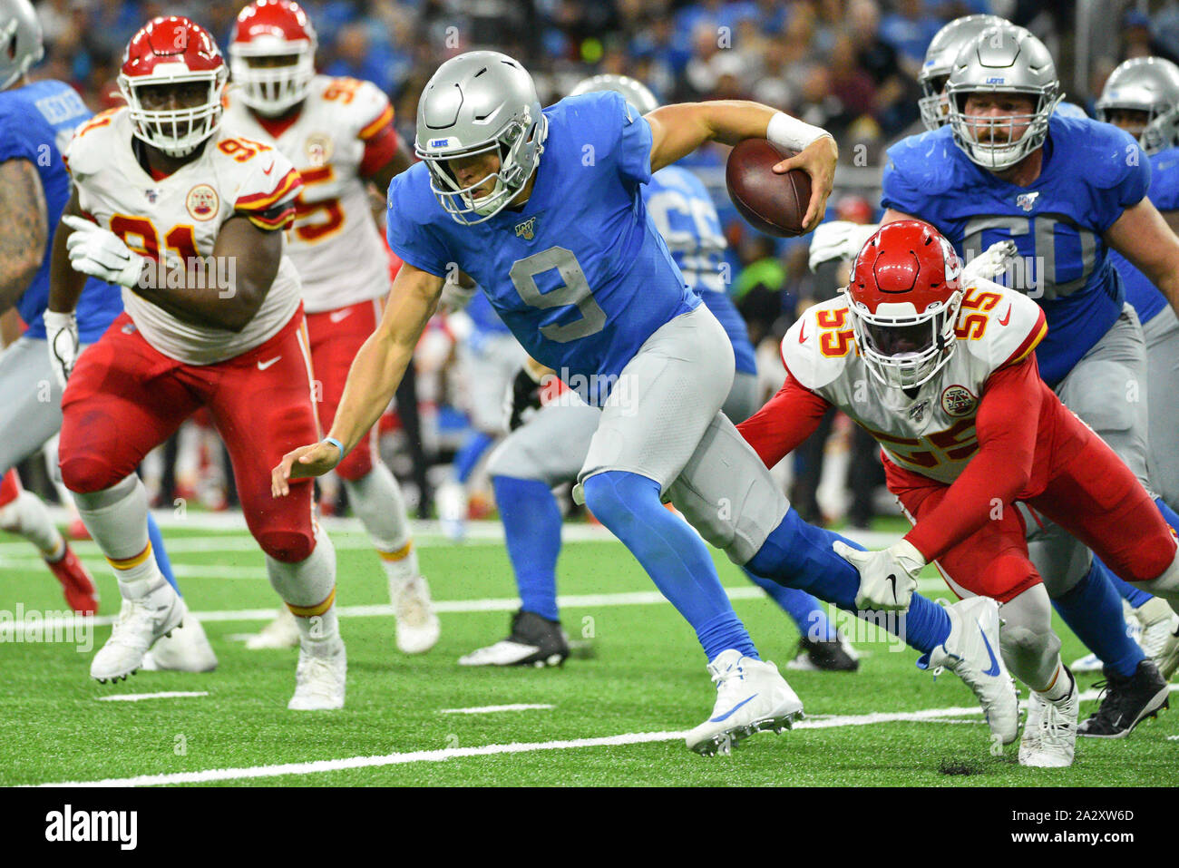 DETROIT, MI - SEPTEMBER 29: Detroit Lions QB Matthew Stafford (9 ...