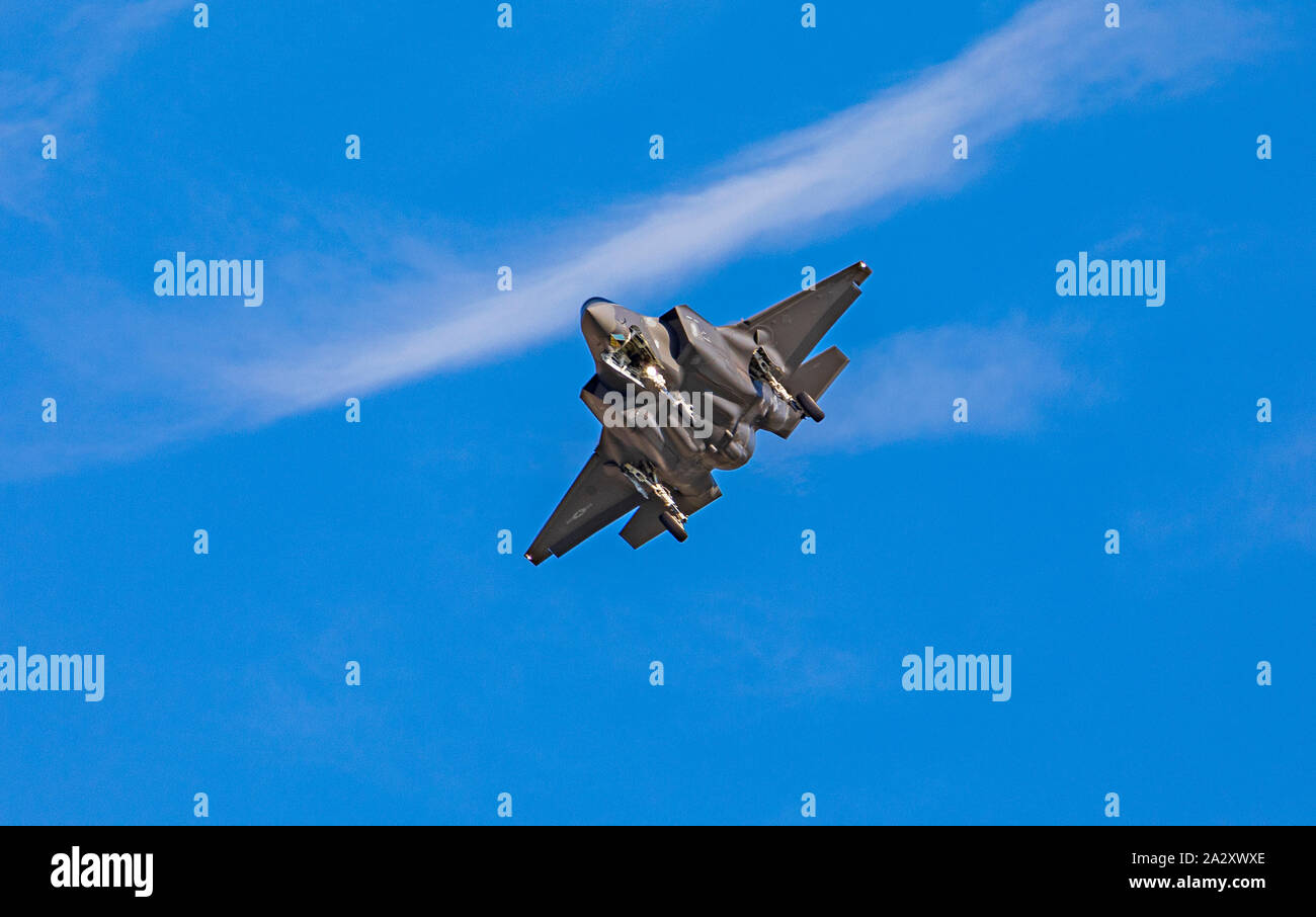A Lockheed Martin F-35A Lightning II jet fighter makes a turn to line ...