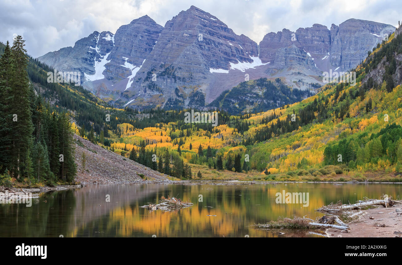 Maroon bells and maroon creek hi-res stock photography and images - Alamy