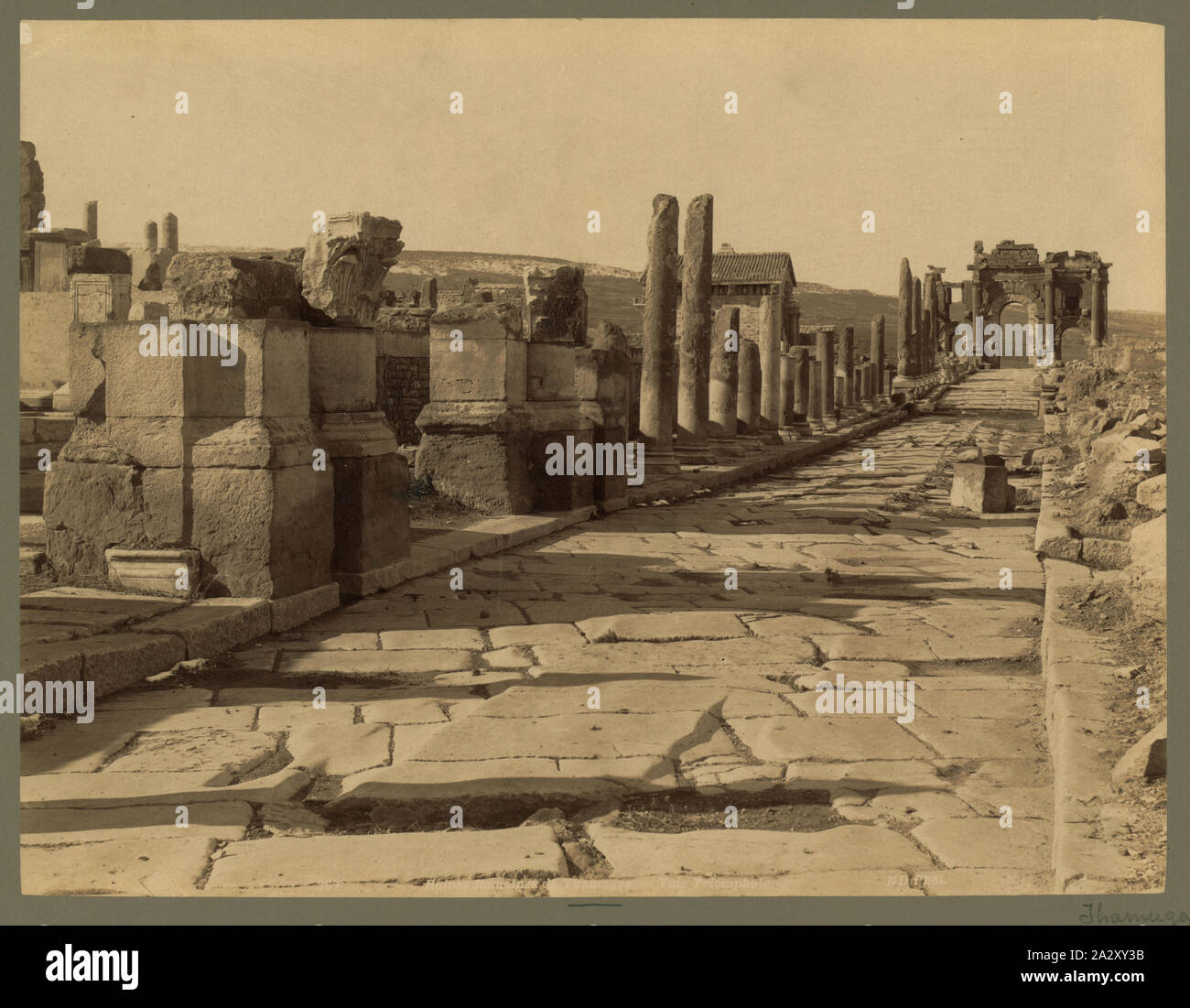 Ruines romaines hi-res stock photography and images - Alamy