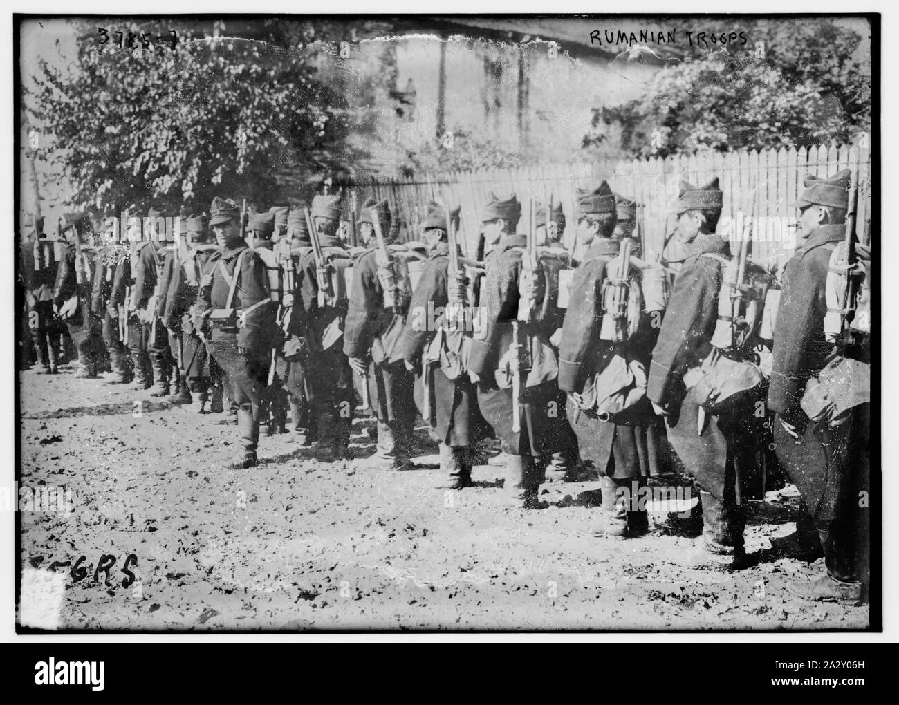 Rumanian troops hi-res stock photography and images - Alamy