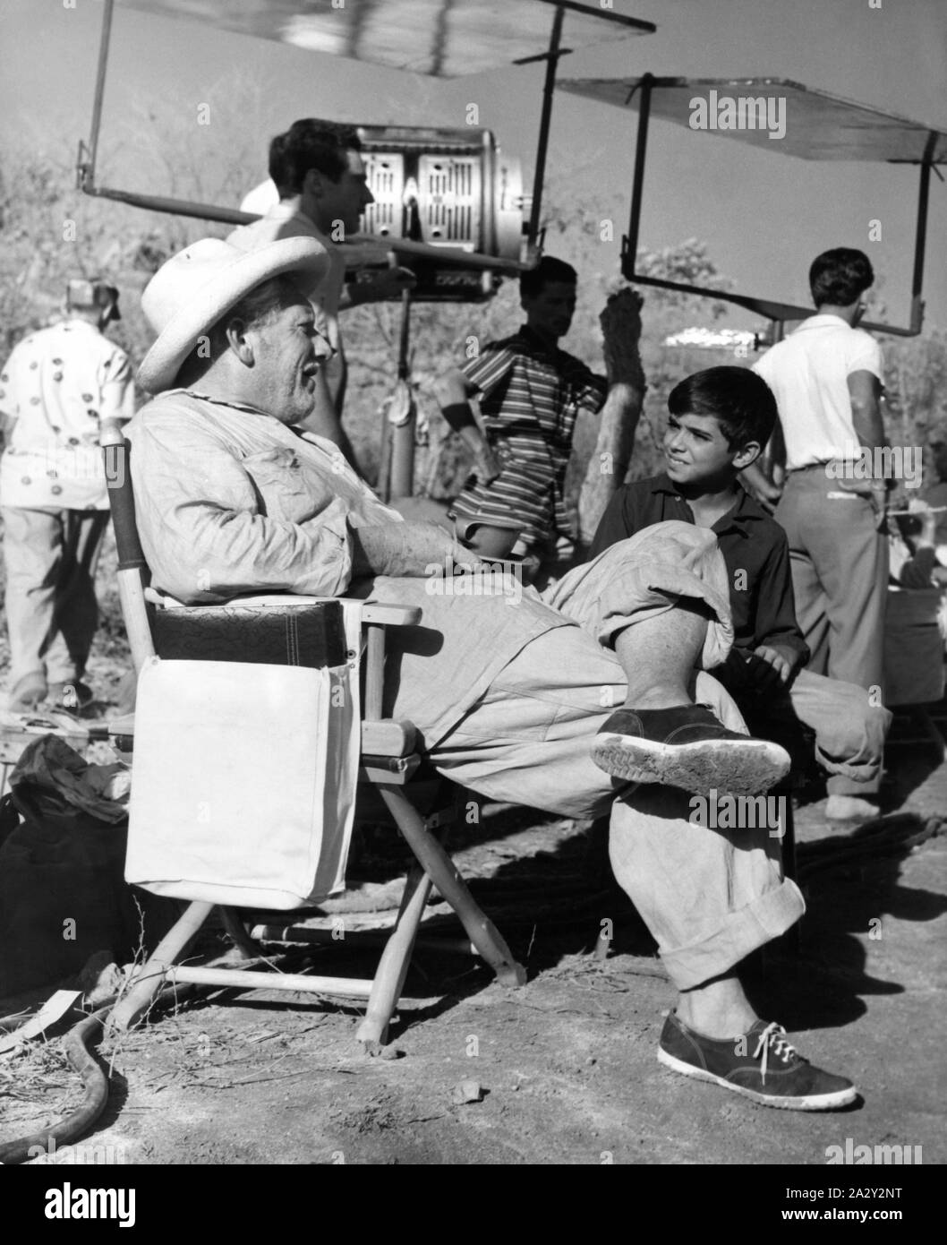 SPENCER TRACY and FELIPE PAZOS on set location candid filming THE OLD ...