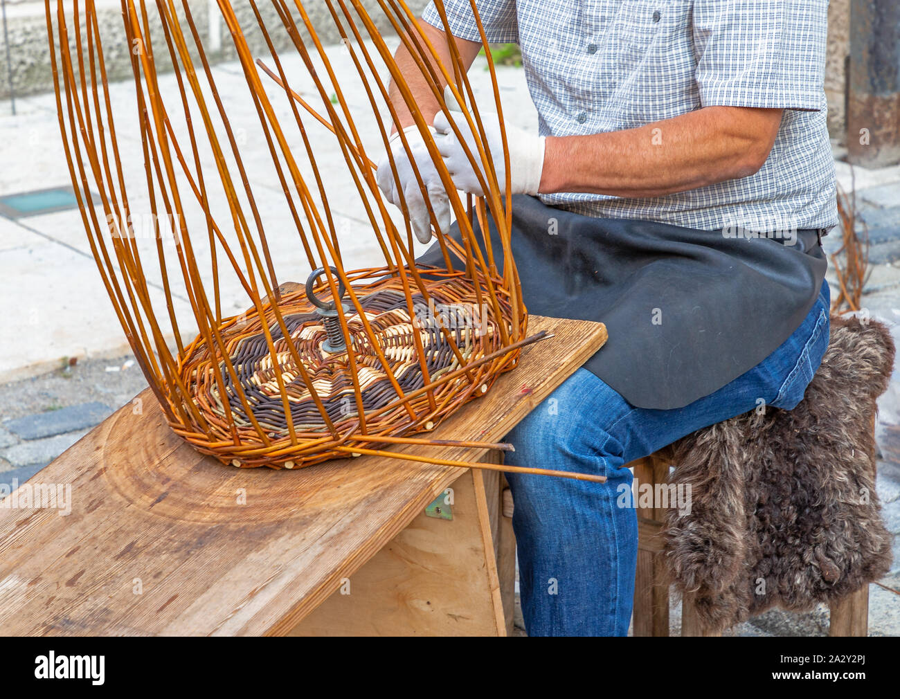 Basket maker hi-res stock photography and images - Alamy