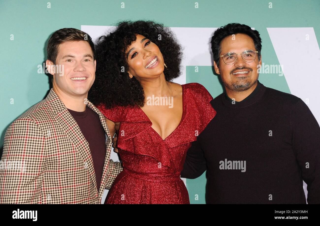 Adam devine alexandra shipp hi-res stock photography and images - Alamy