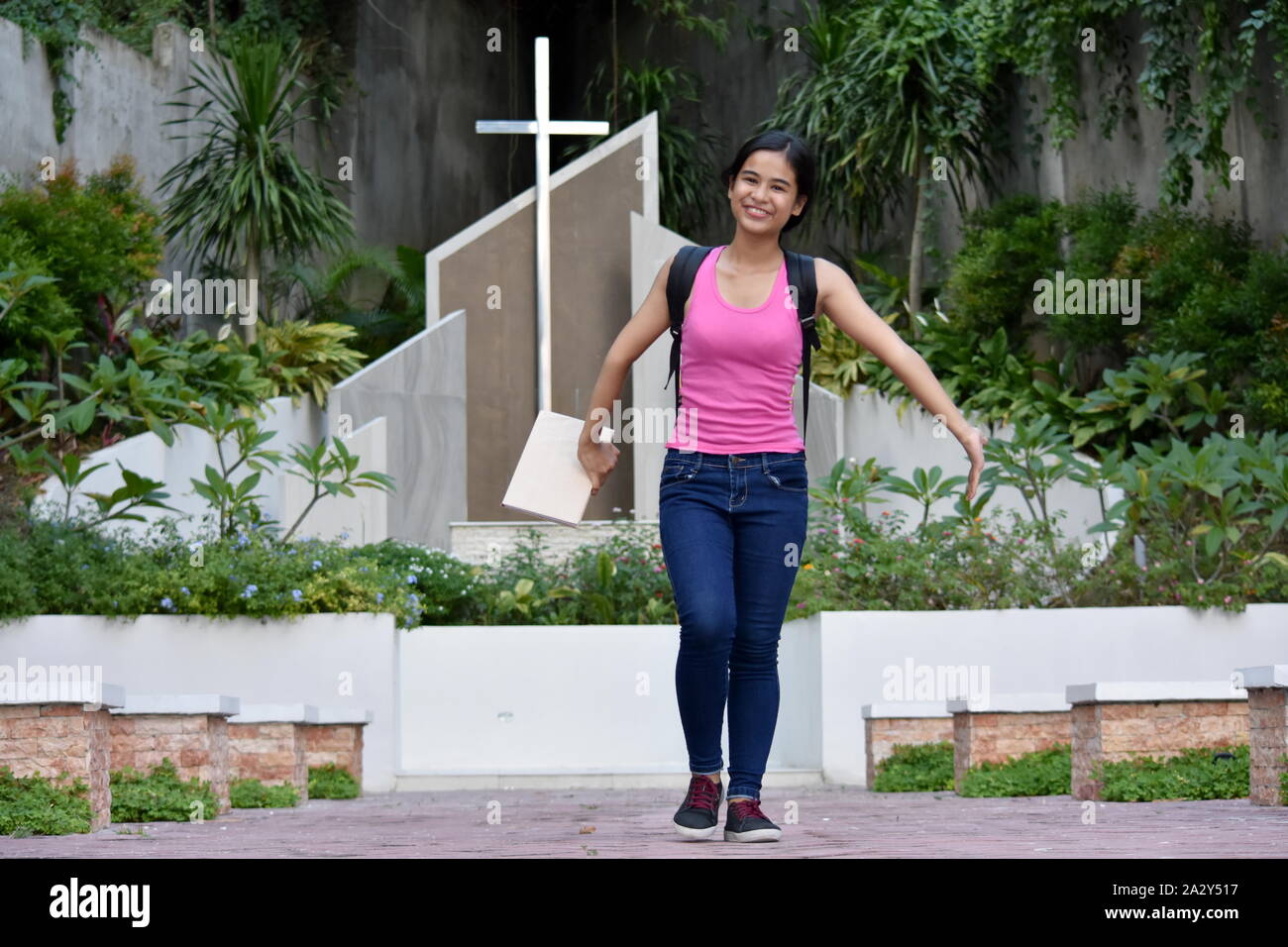 Cute girl with cross hi-res stock photography and images - Alamy