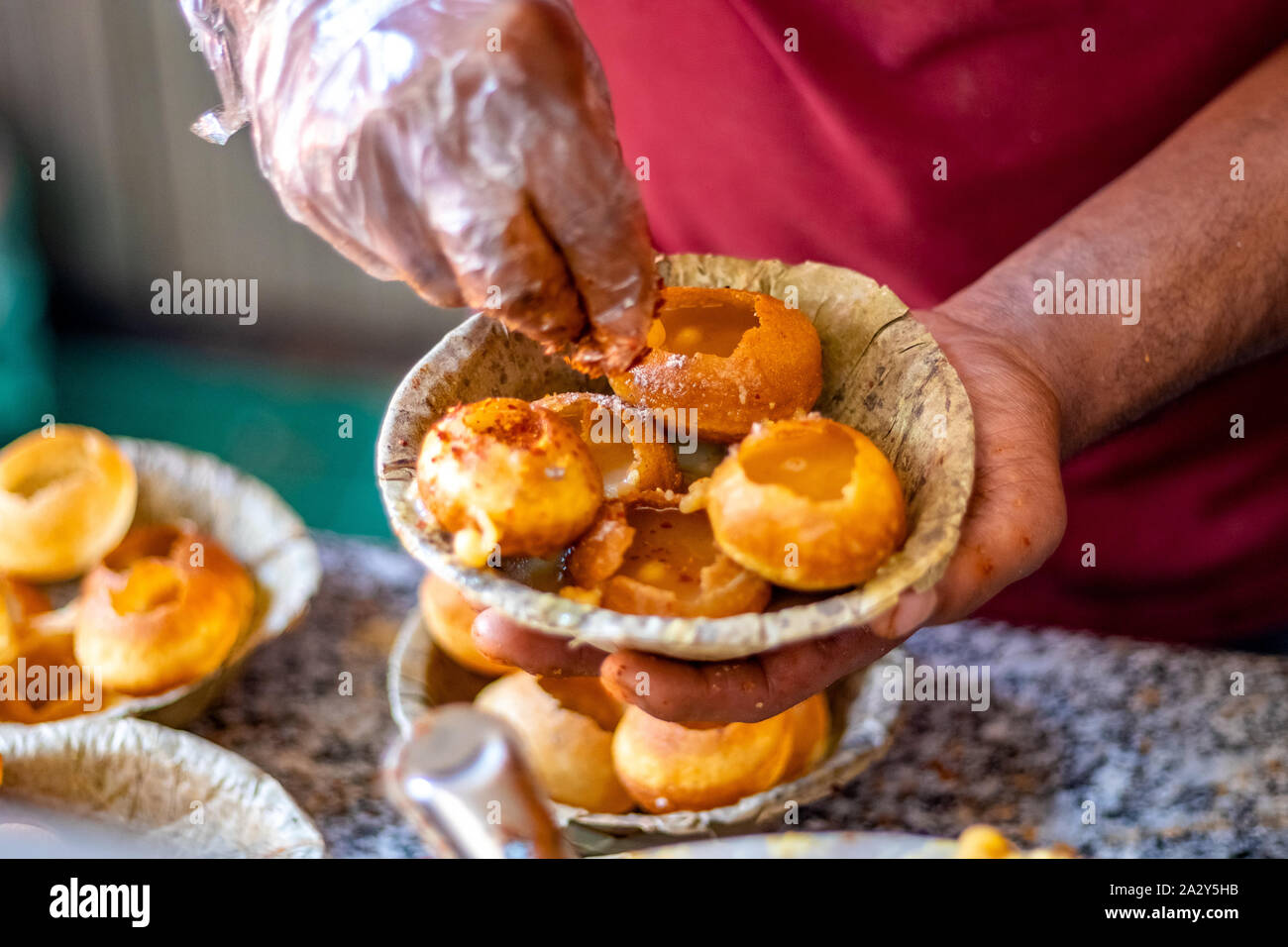 Pani puri gol gappa hi-res stock photography and images - Alamy