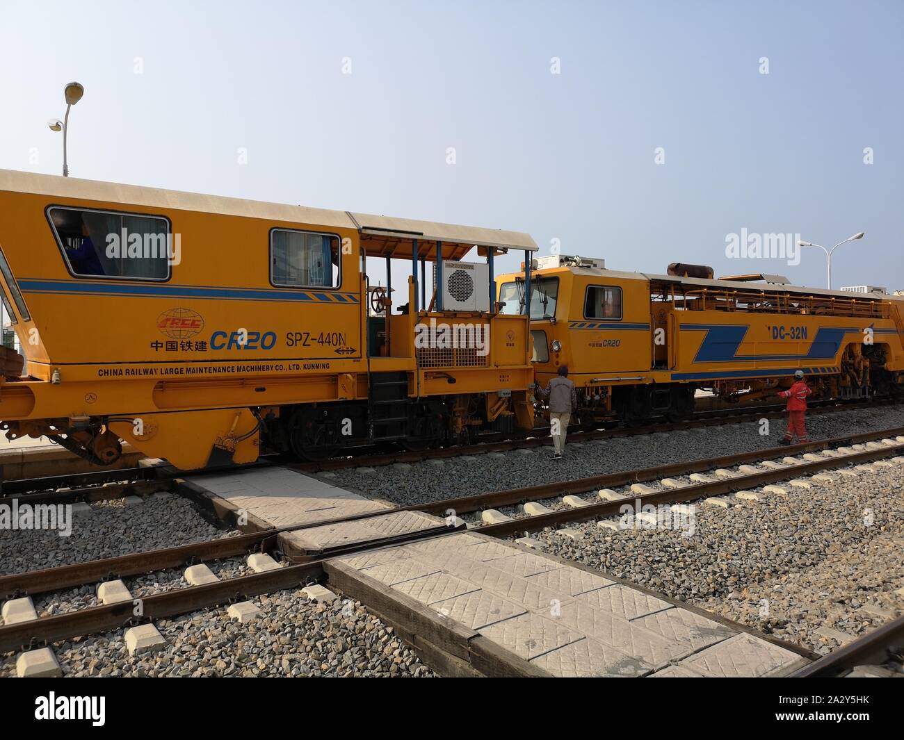 (191004) -- LOBITO, Oct. 4, 2019 (Xinhua) -- Photo taken on Oct. 3 ...