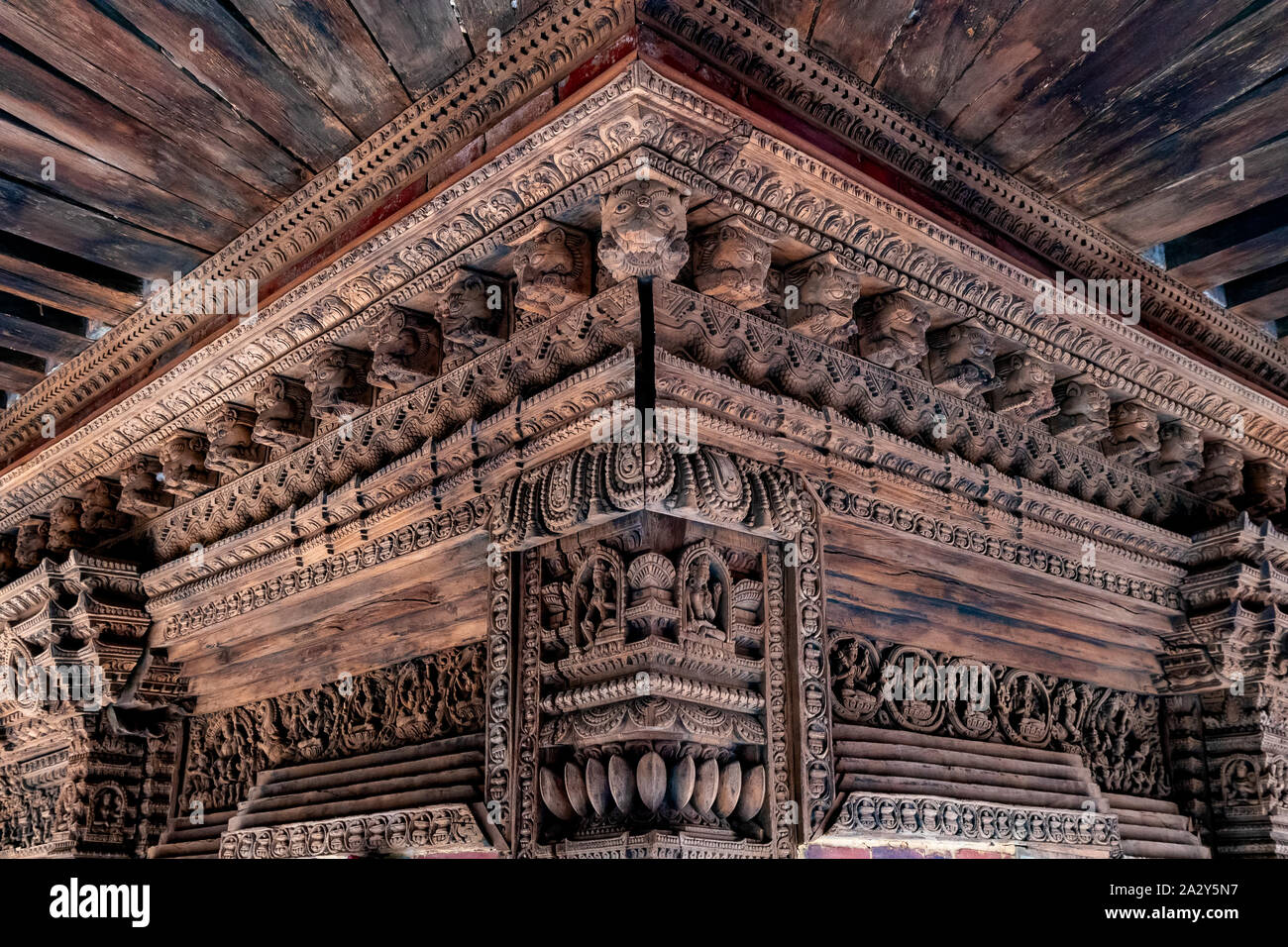 Detailed wood carvings of Hindu Gods and sculptures on ancient temples ...