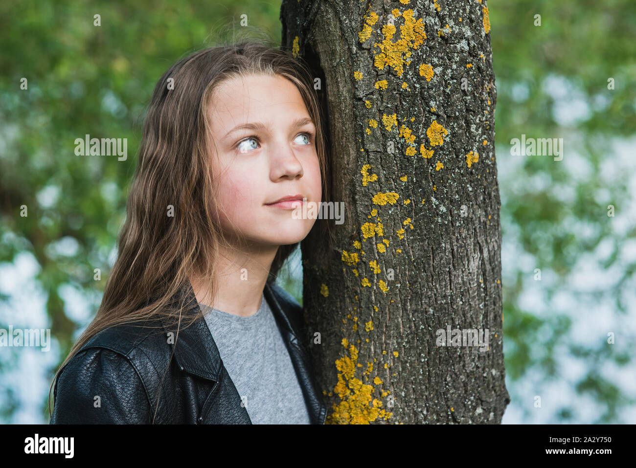 Beautiful girl leaning on hi-res stock photography and images - Alamy