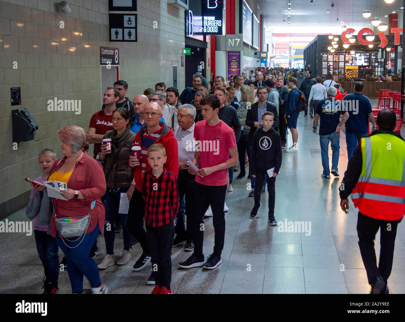 Entrance queue at London Motor Show May 2019, Excel London Stock Photo ...