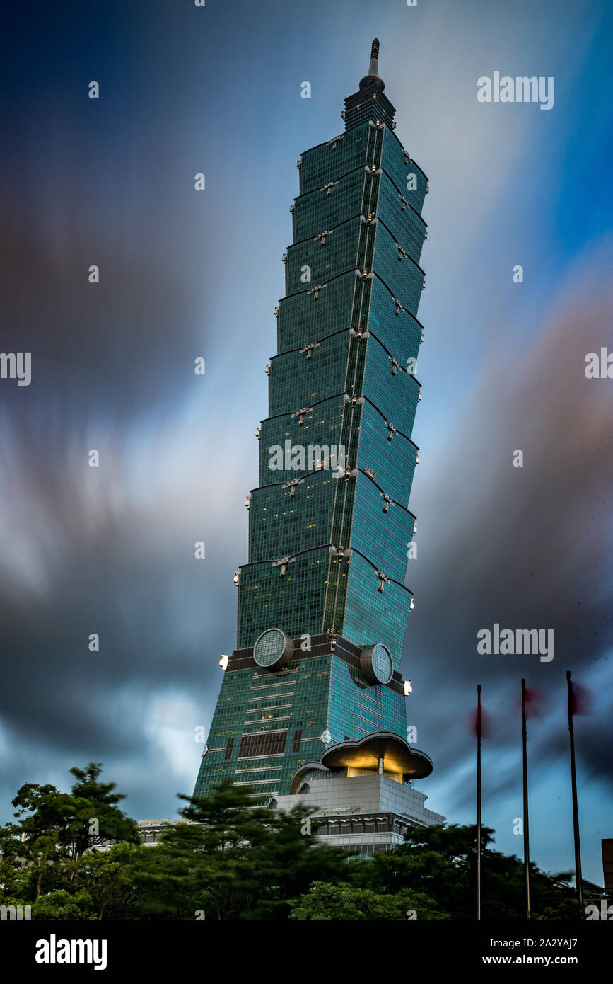 Taipei 101 Building Shopping Mall Stock Photos & Taipei 101 Building ...