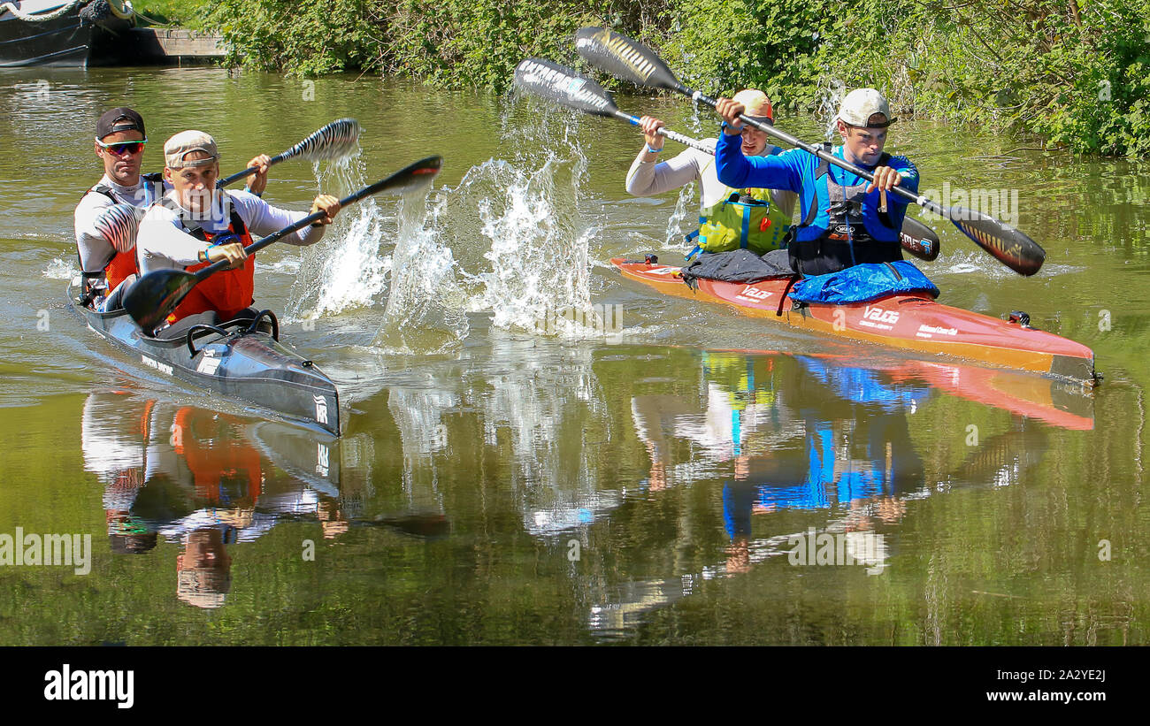Devizes to Westminster International Canoe Race 125 miles Stock Photo ...