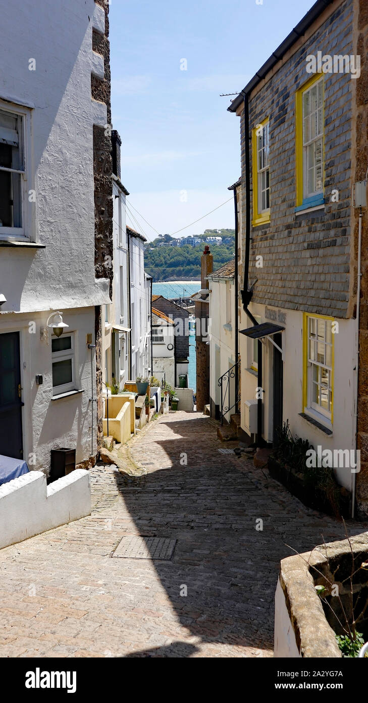 Harbours cornwall hi-res stock photography and images - Alamy