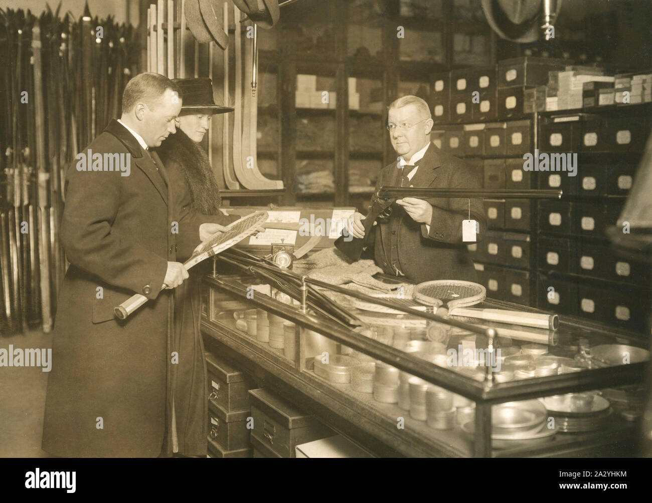 1920s gun shop hi-res stock photography and images - Alamy