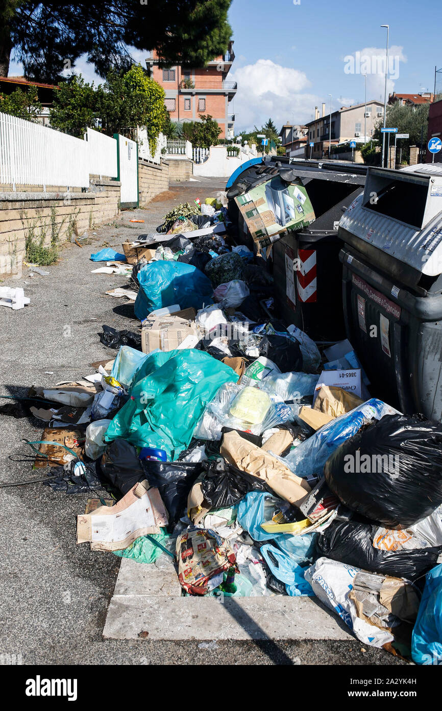 Rome waste hi-res stock photography and images - Alamy