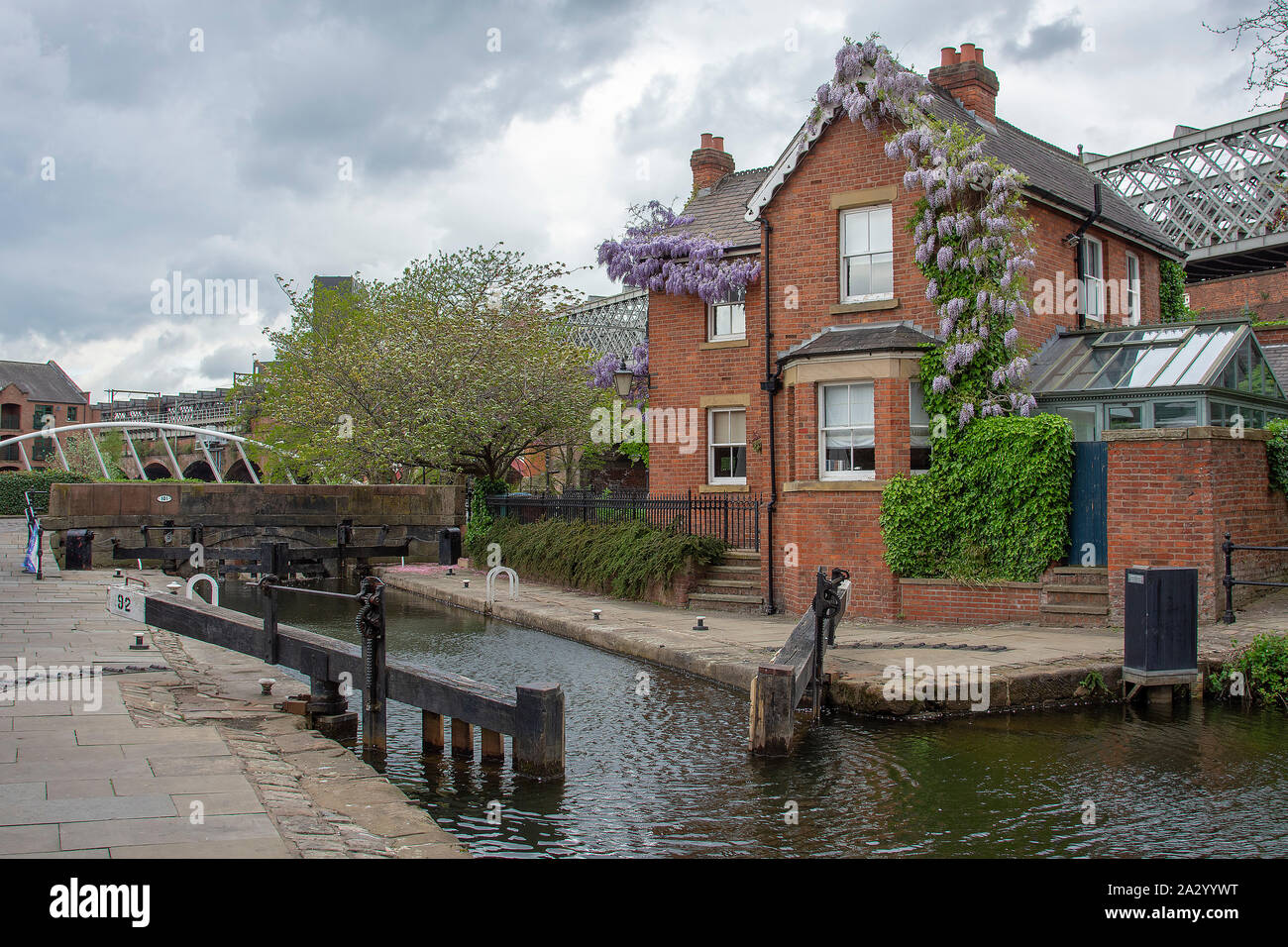 Castlefield canal hi-res stock photography and images - Alamy