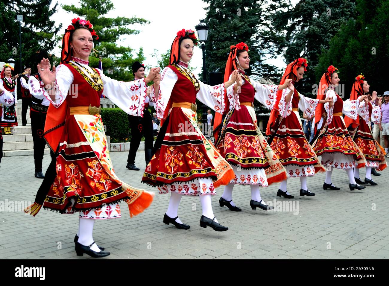 Traditional dance in VELIKO TARNOVO - Balkan mountais - BULGARIA Stock ...