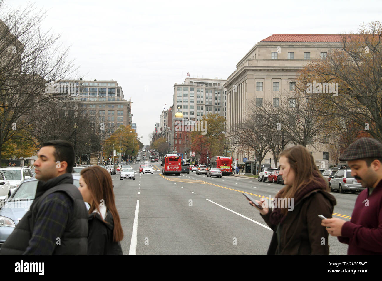 Washington people walking hi-res stock photography and images - Alamy