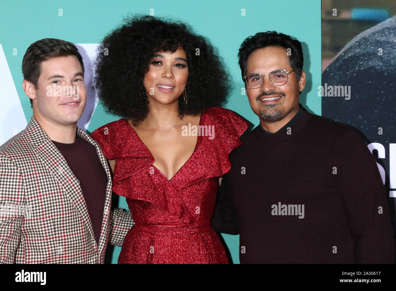 Adam devine alexandra shipp hi-res stock photography and images - Alamy