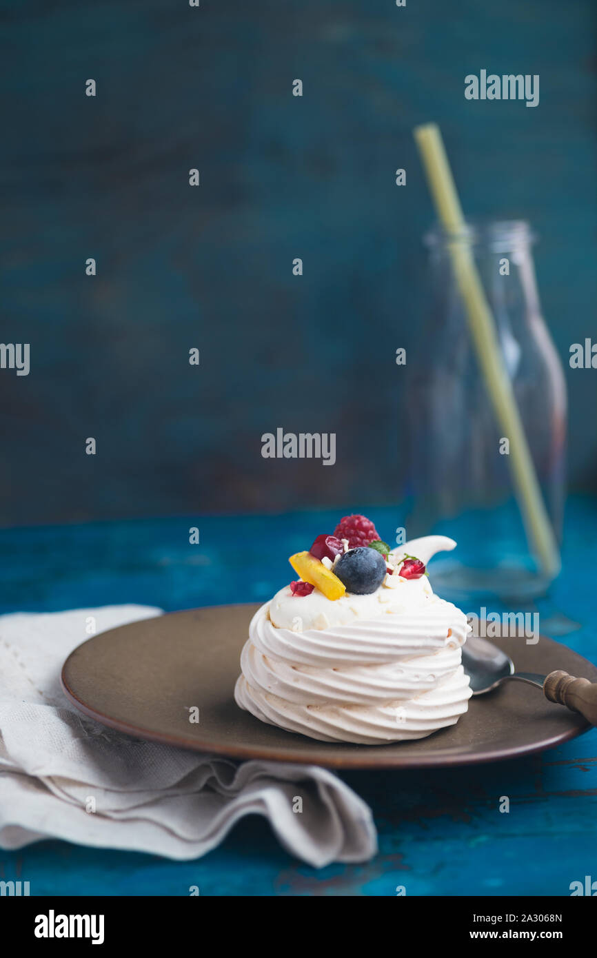 Mini pavlova hi-res stock photography and images - Alamy
