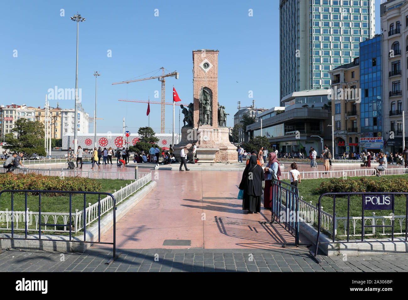 Istanbul, Turkey. 03rd Oct, 2019. A statue stands at the well-known ...