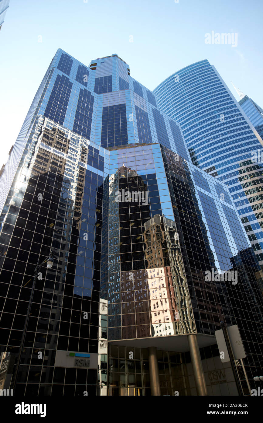 one south wacker tower skyscraper chicago illinois united states of ...