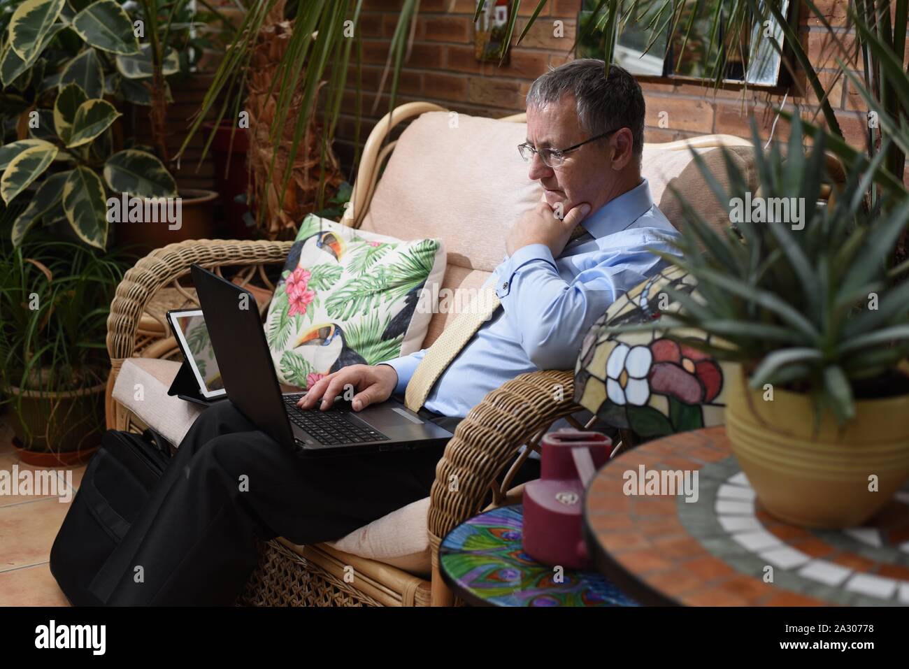 Home worker office worker hi-res stock photography and images - Alamy