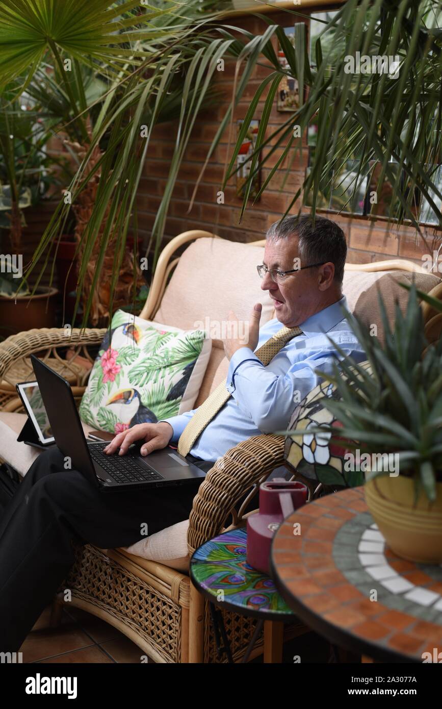 Home front worker hi-res stock photography and images - Alamy