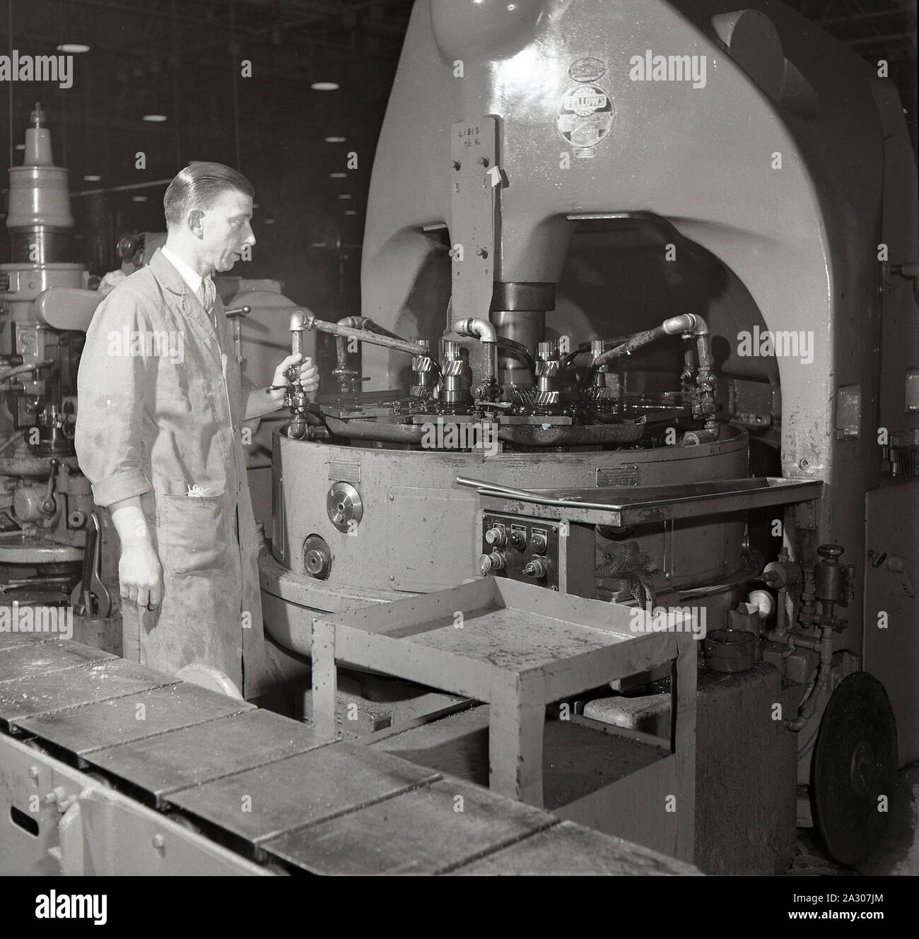 Industrial britain 1950s hi-res stock photography and images - Alamy