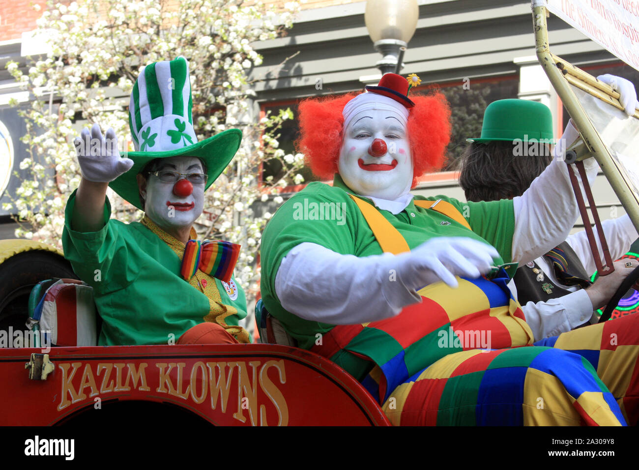 Parade clowns hi-res stock photography and images - Alamy