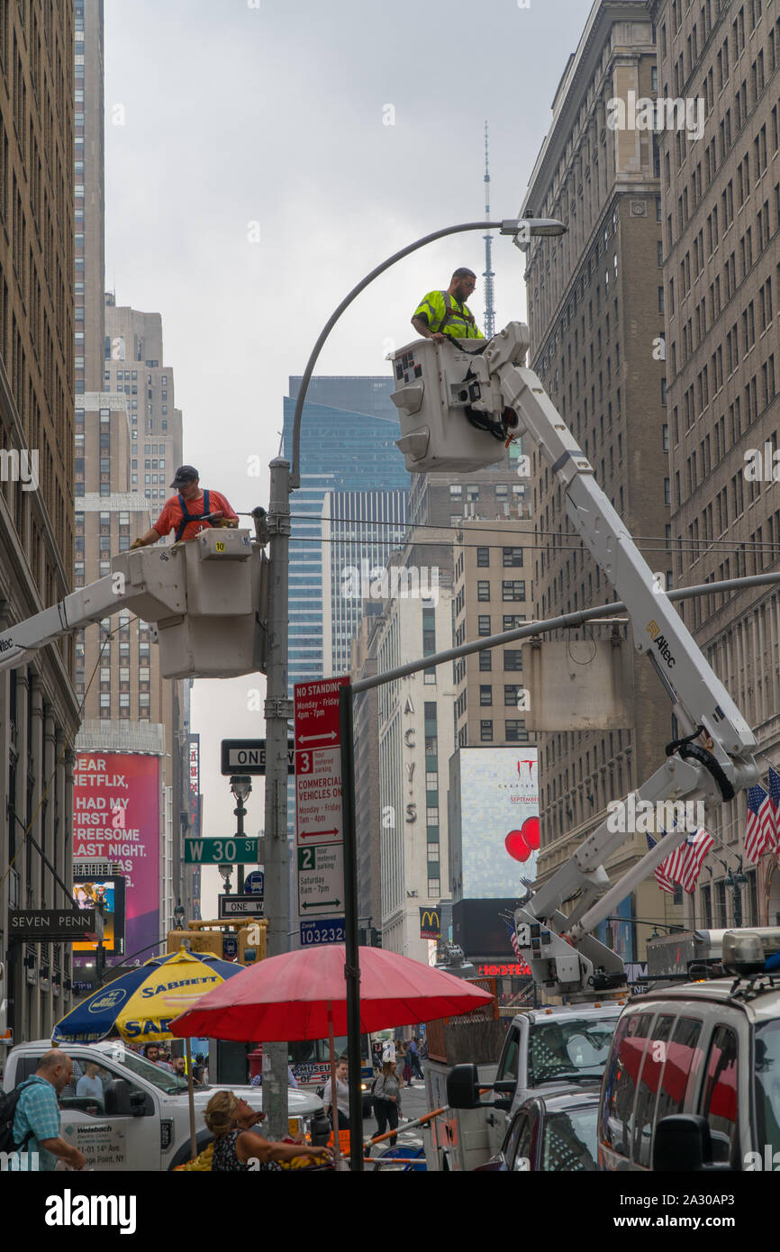Nyc Street Light Repair William Grant, Author At Limo Service In NYC